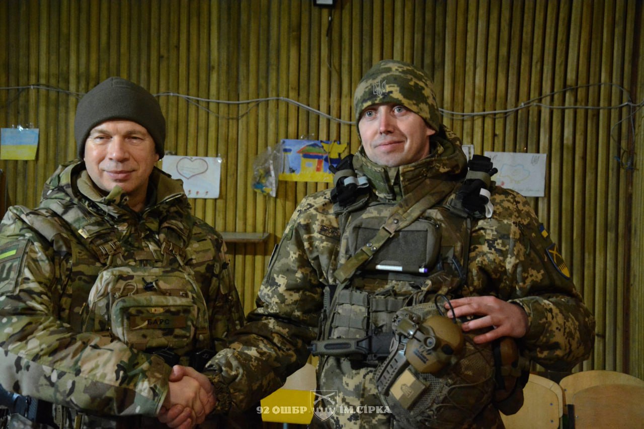 Солдат 92 бригади з Харківщини отримав «Золотий хрест» від ...